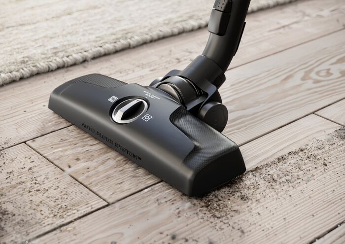 Electrolux Clean 600 ryksuga - Svört | ELKO