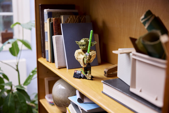 LEGO Star Wars Yoda bust 75438 | ELKO